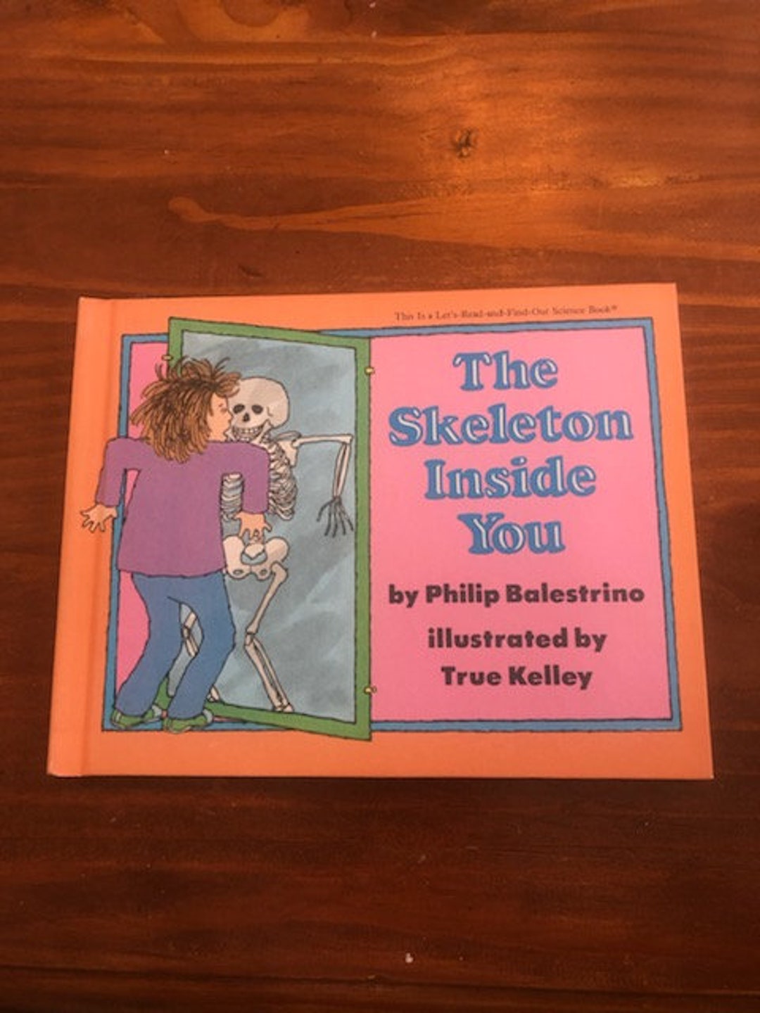 1989 Weekly Reader Read and Find Out Science Book, the Skeleton Inside ...