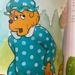 Paperback the Berenstain Bears 50th Anniversary Go on A Ghost Walk Book ...