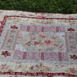 Vintage Style Quilt Pattern Floral Delight Quilt Embroidery and ...
