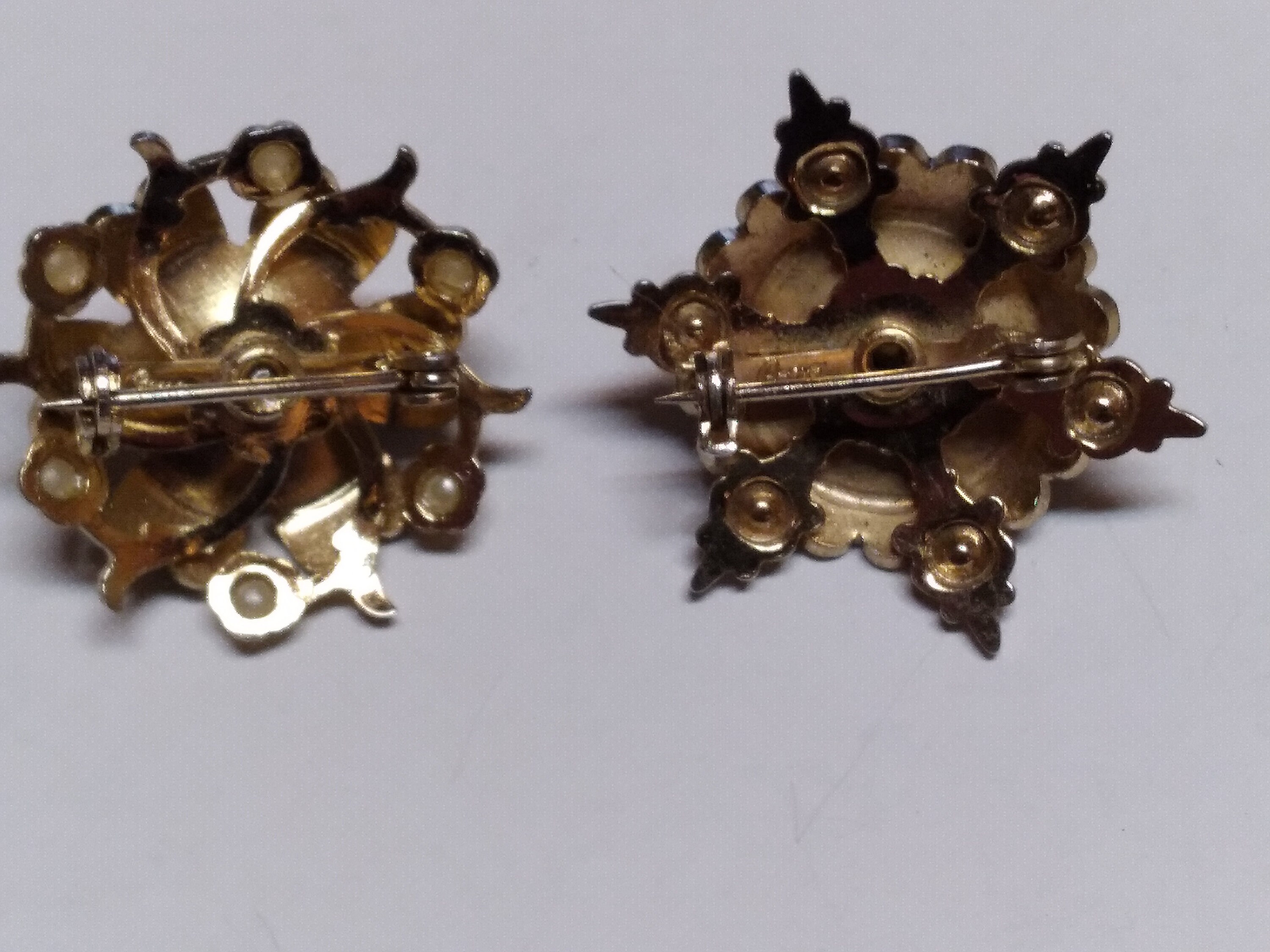 Coro 1940s Set of Vintage Scatter Pins - Etsy