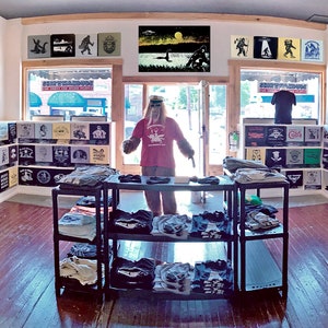 Bluegrassfoot Bluegrass T Shirt Banjo Shirts Cool Vintage Bigfoot Tees ...