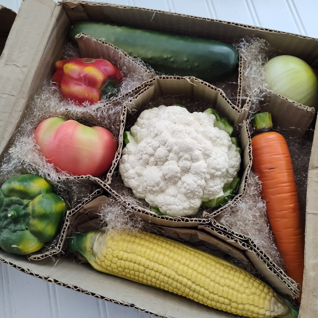 VINTAGE SET of 8 ENESCO Chalkware Vegetables in Original Box. Vintage ...