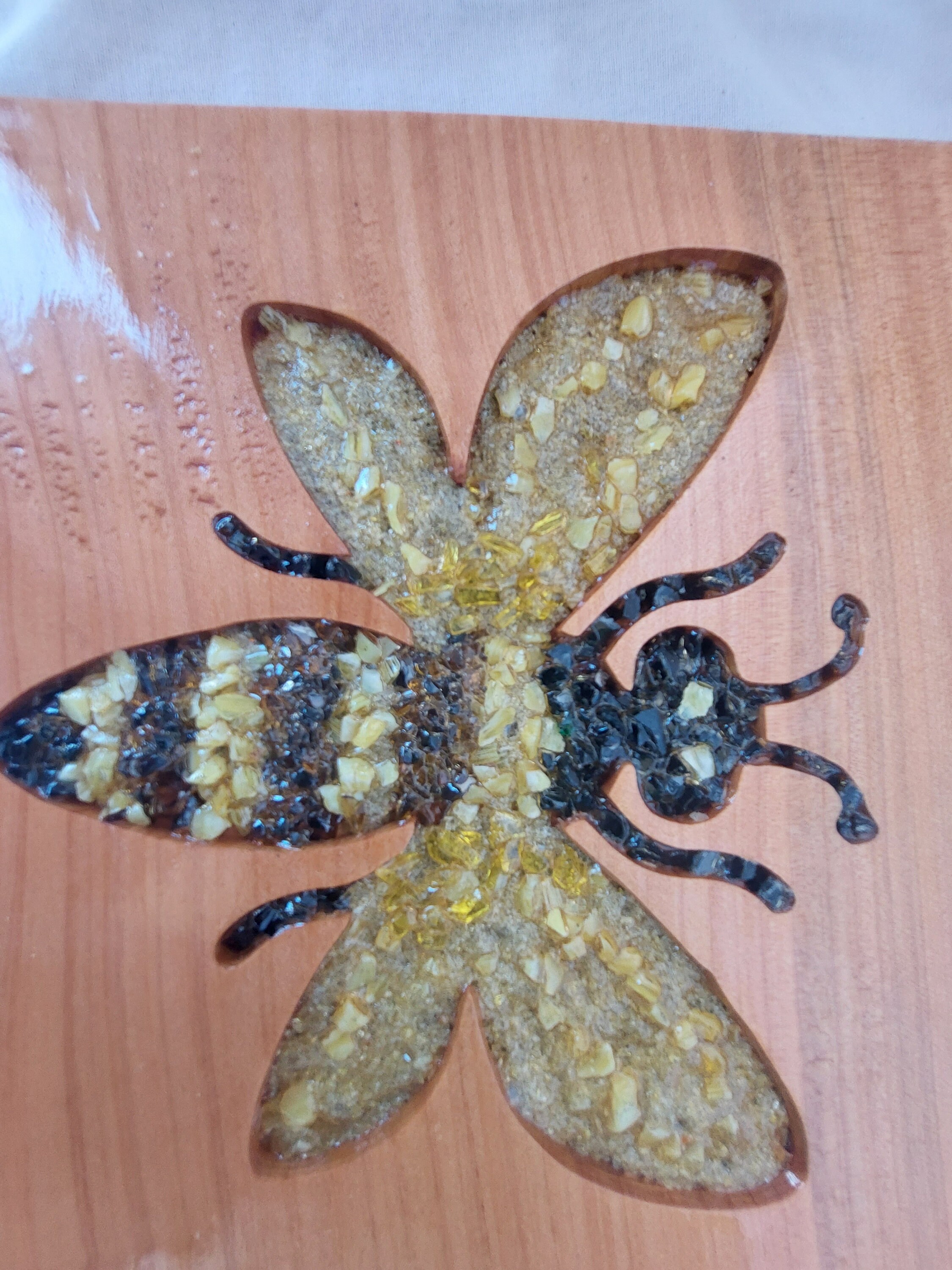 Retro Crushed Glass Honey Bee Art / Vintage / Folk Art - Etsy