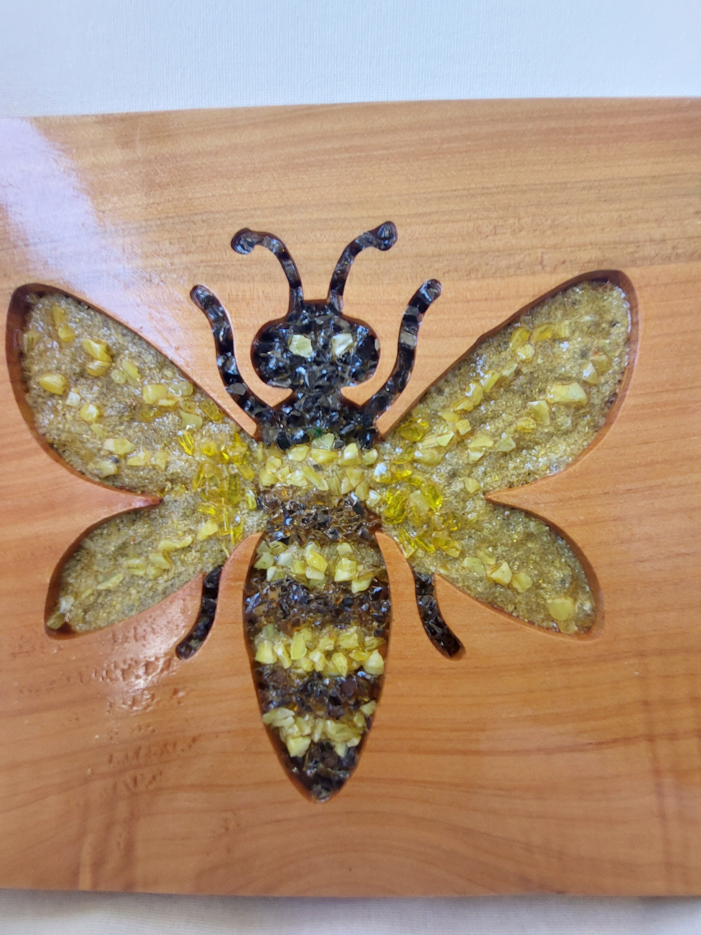 Retro Crushed Glass Honey Bee Art / Vintage / Folk Art - Etsy