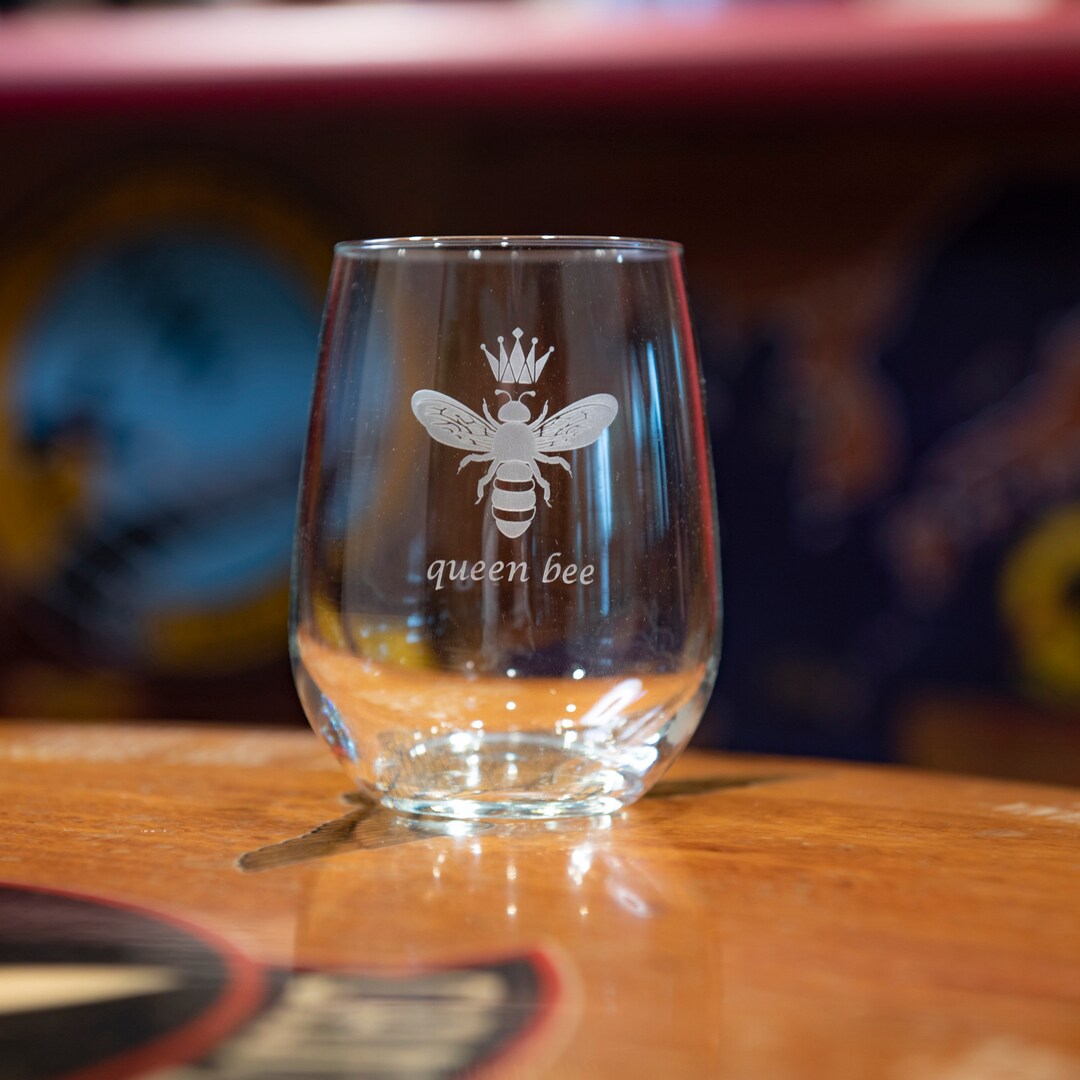Queen Bee Wine Glass | Stemless | 17 OZ - Etsy