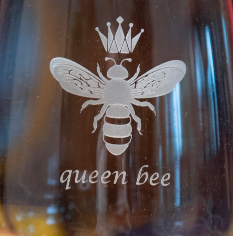 Queen Bee Wine Glass | Stemless | 17 OZ - Etsy