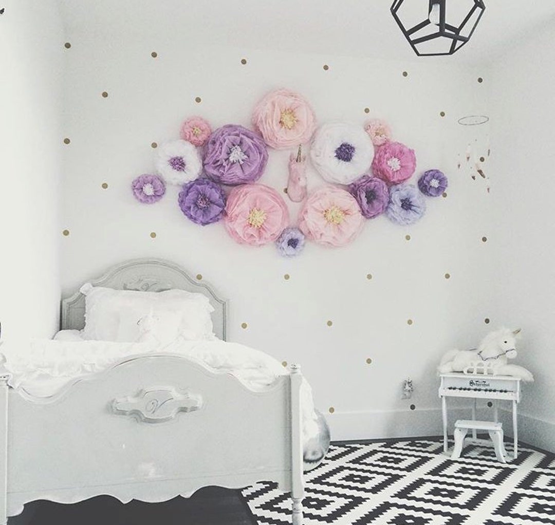Amazing Flower Backdrop Wall. Oversized Mixed Size Paper Flowers 15 ...