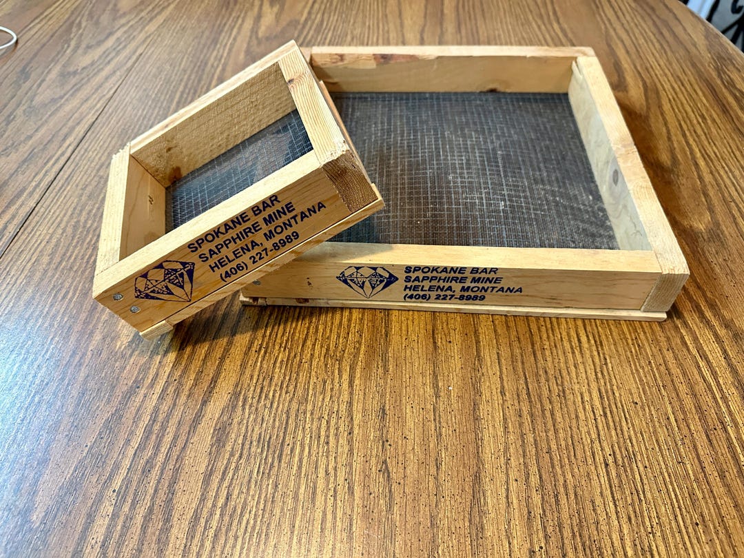 Double Meshed Screen Sifter for Mining Gravel Compost Etc. Clean / Wash ...