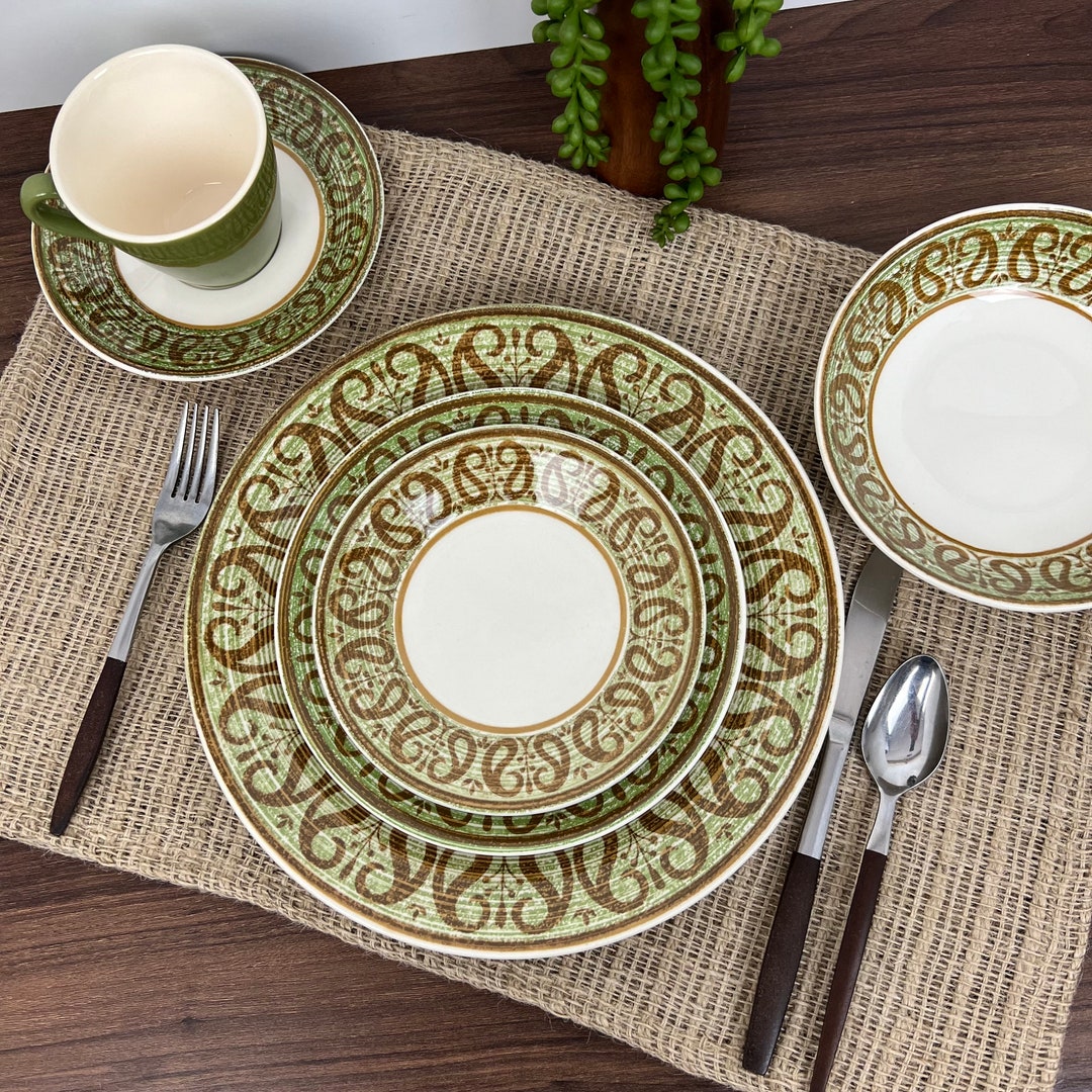 Vintage Royal China RYL4 Royal Pattern Dinnerware Service for 6 Dining ...