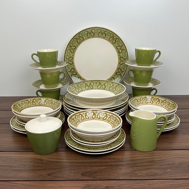 Vintage Royal China RYL4 Royal Pattern Dinnerware Service for - Etsy