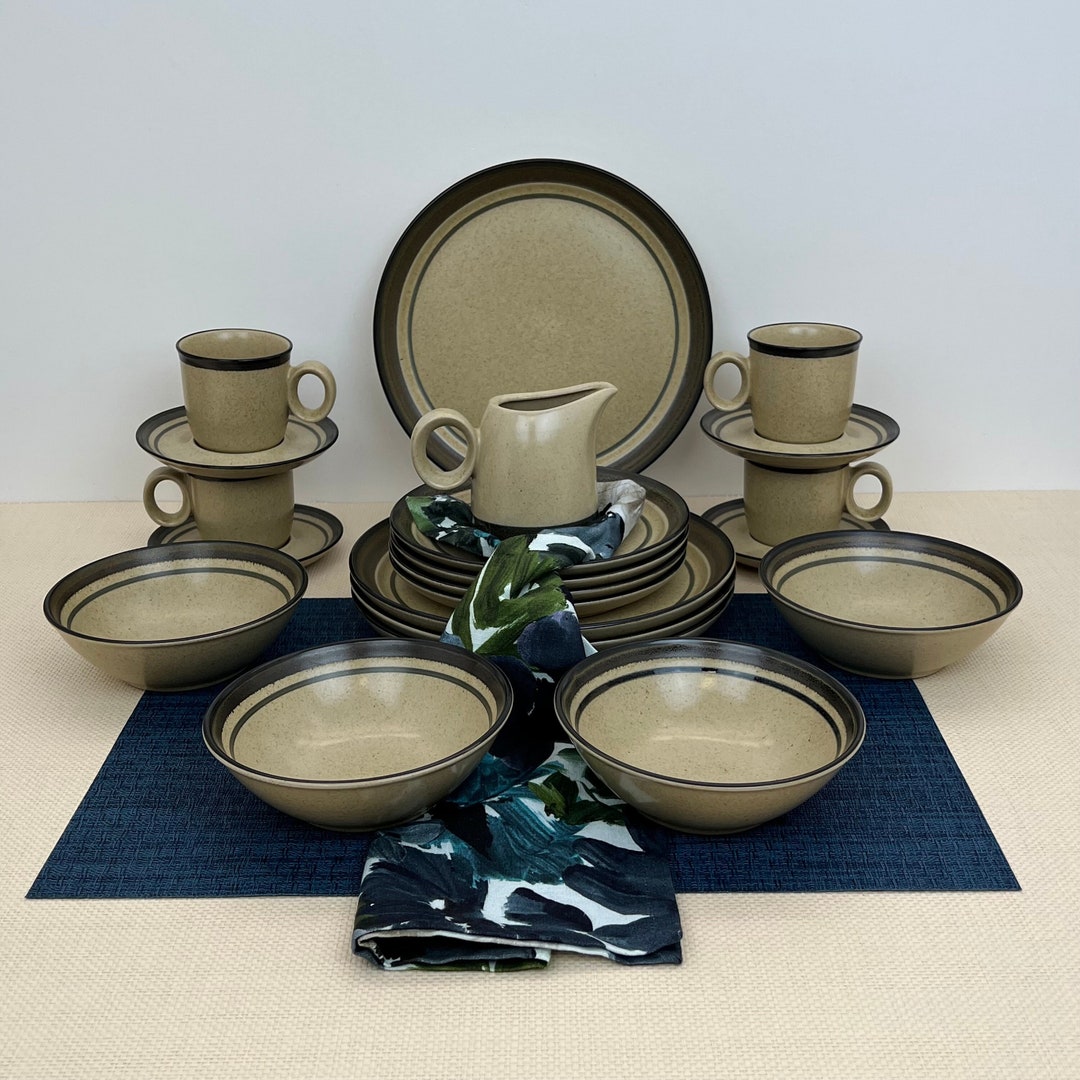 Vintage Noritake Stoneware "blueberry” Pattern #8587 - 4 Dining Guests ...