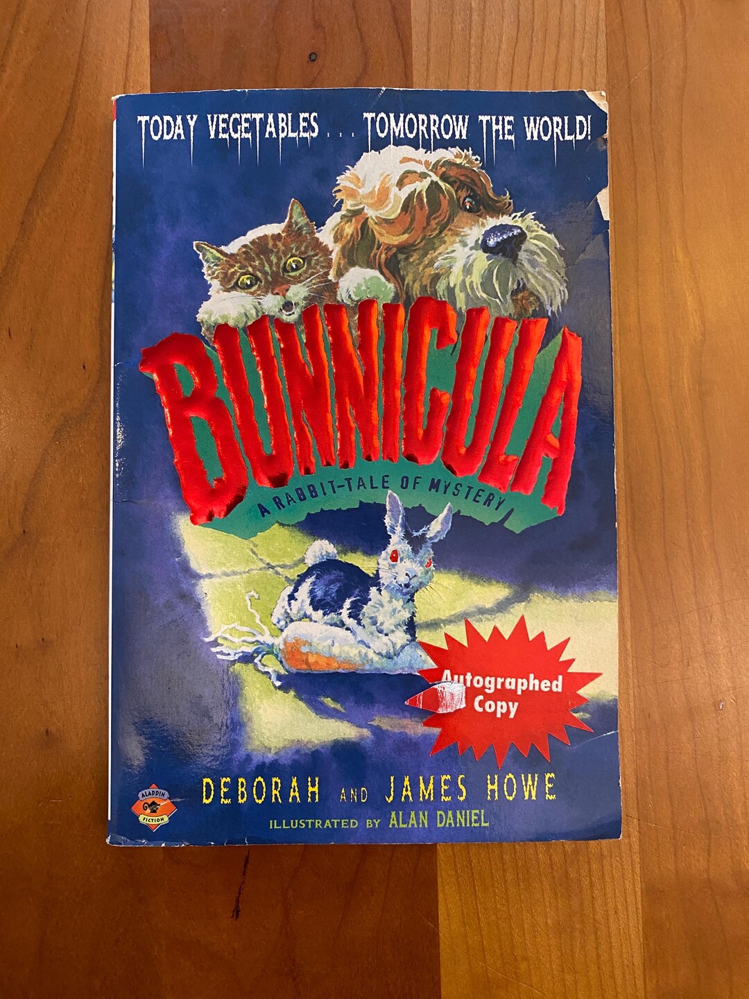 Bunnicula by Deborah and James Howe - 1996 Aladdin Paperback - SIGNED ...