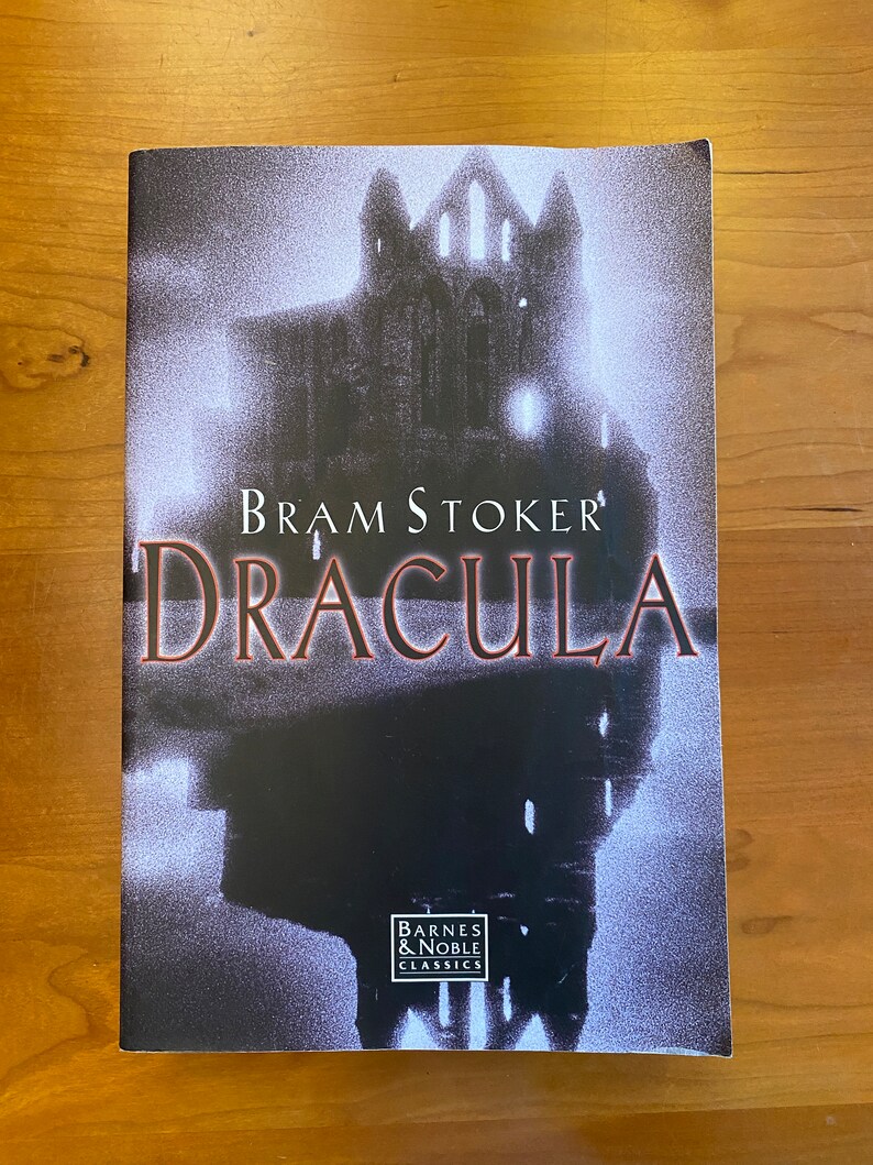 Dracula by Bram Stoker - 1998 Barnes and Noble Classic - Etsy