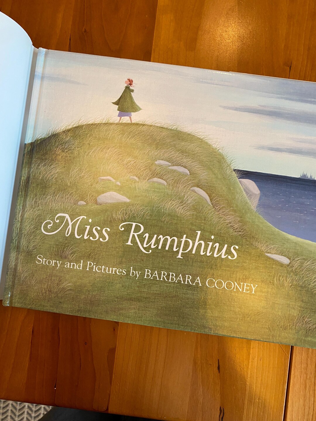 Miss Rumphius Story and Pictures by Barbara Cooney - Viking 2000s - Etsy
