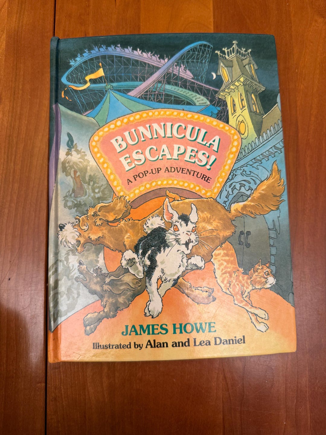 Bunnicula Escapes! A Pop-up Adventure by James Howe - 1994 Tupelo Books ...