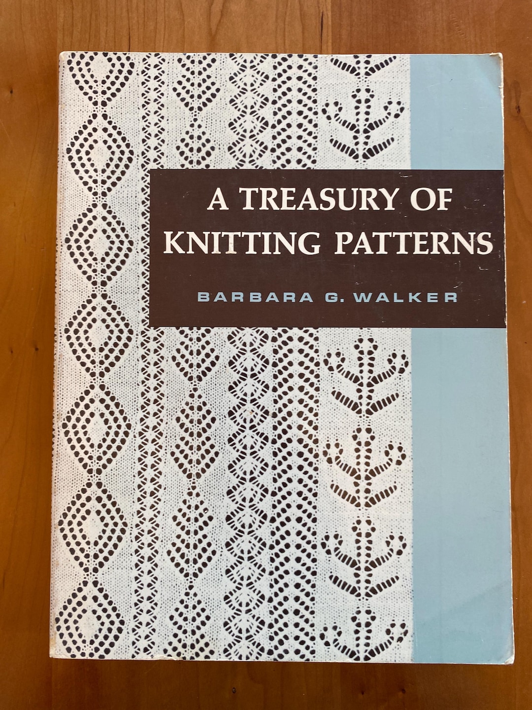 A Treasury of Knitting Patterns by Barbara G. Walker - Scribners 1968 ...