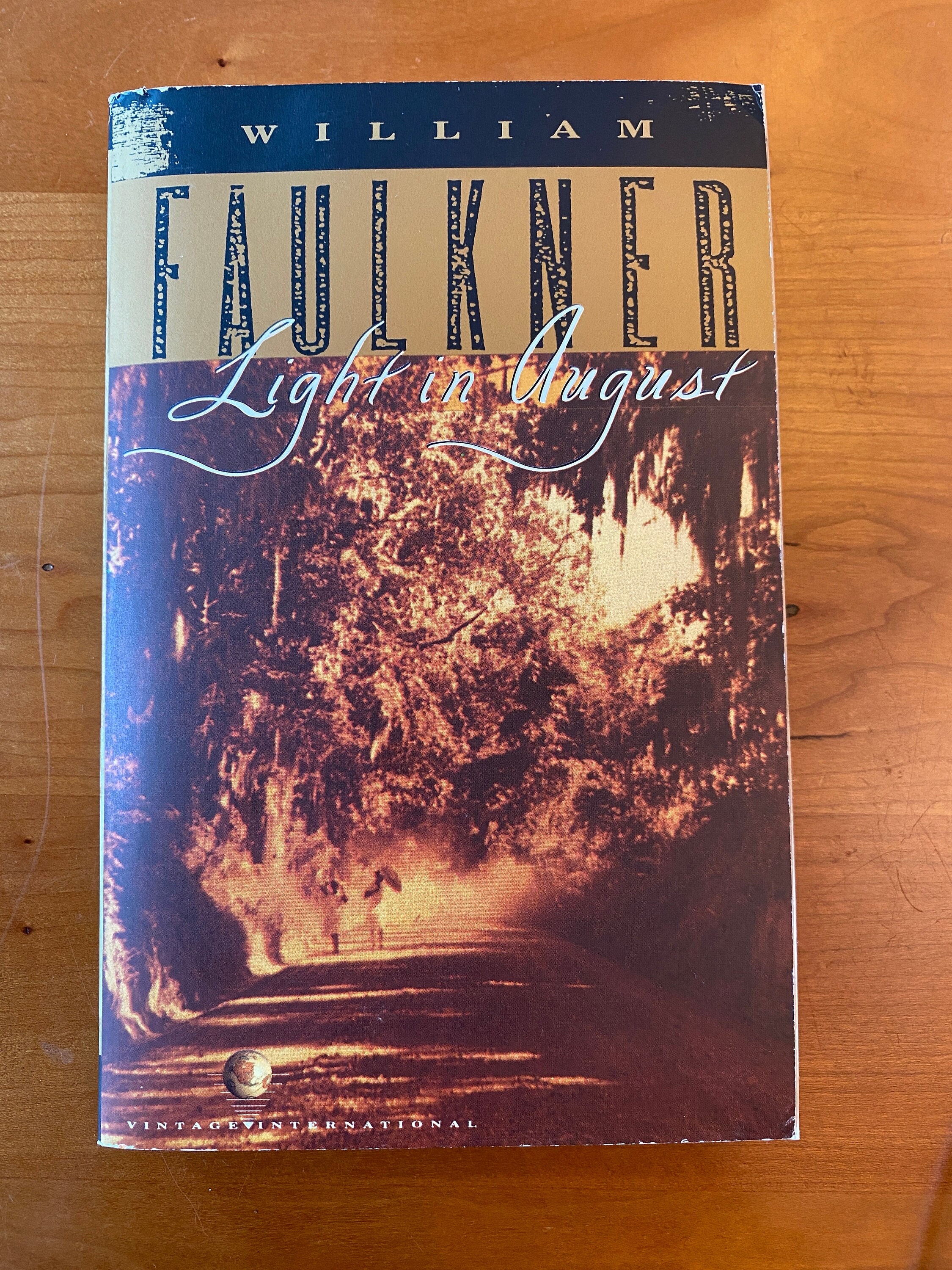 Light in August by William Faulkner - 1990 Vintage International ...
