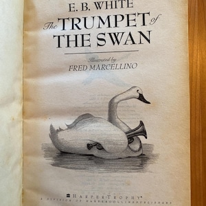 The Trumpet of the Swan by E.B. White - Harper Trophy 2000 - Etsy
