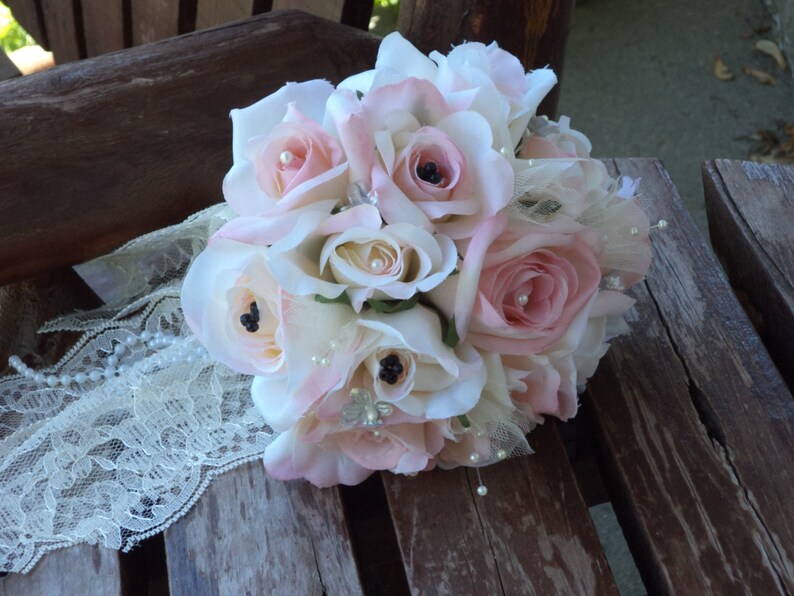 Vintage Brooch Bouquet / Vintage Lace / Shabby Look Blush Pink Silk ...
