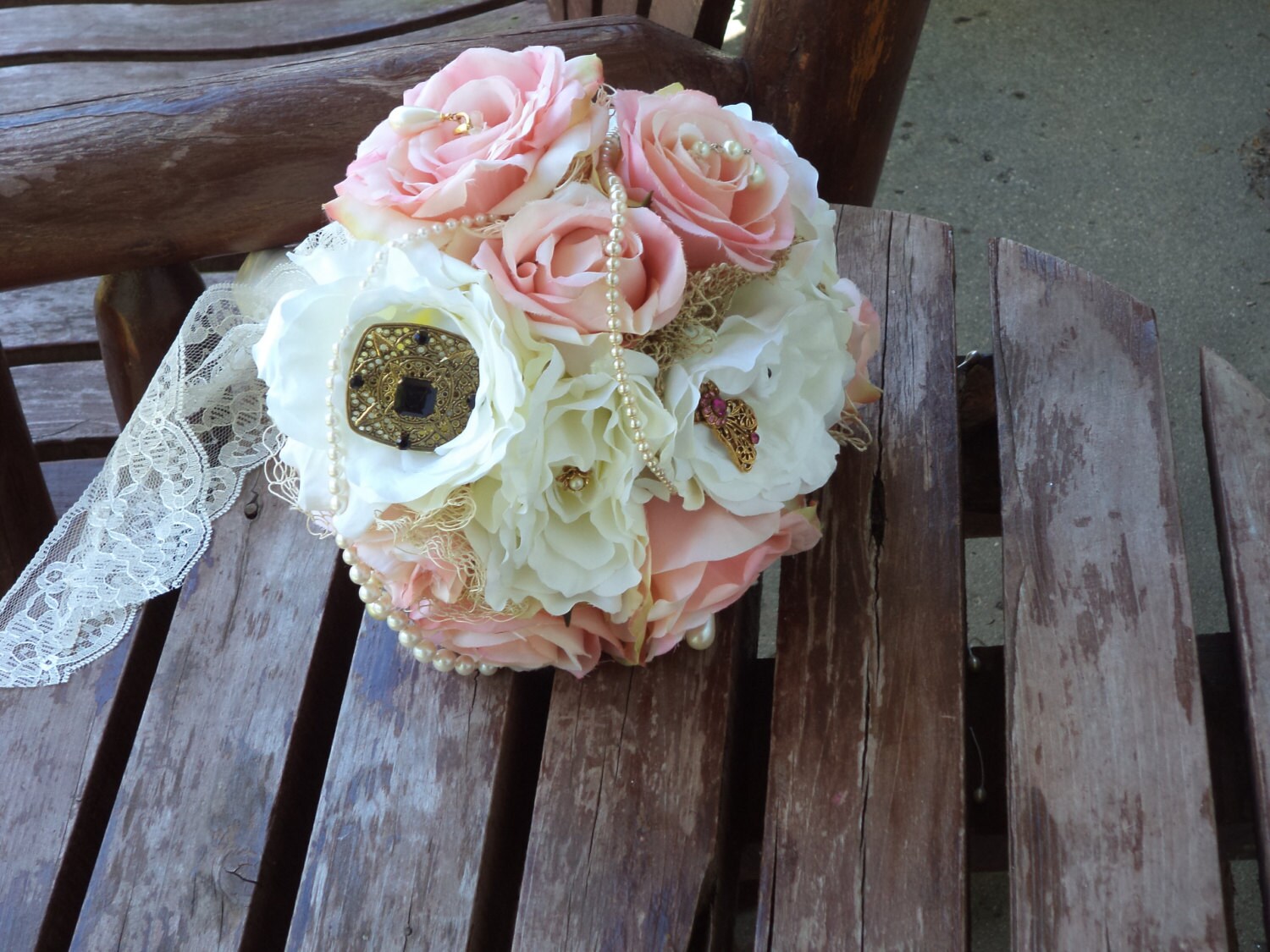 Vintage Brooch Bouquet / Vintage Lace / Shabby Look Blush Pink Silk ...