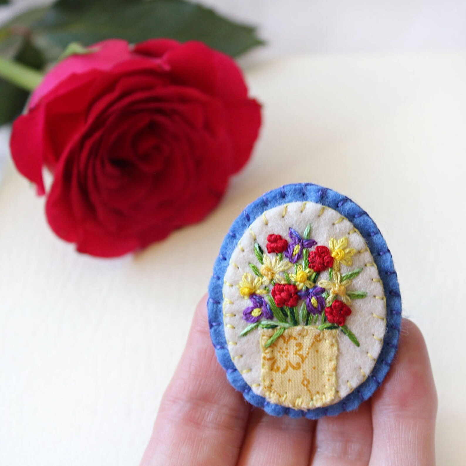 Hand Embroidered Felt Brooch of Red Roses Yellow Daffodils & - Etsy