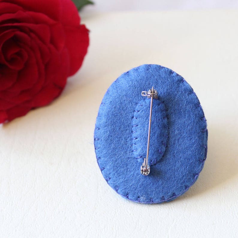 Hand Embroidered Felt Brooch of Red Roses Yellow Daffodils & - Etsy