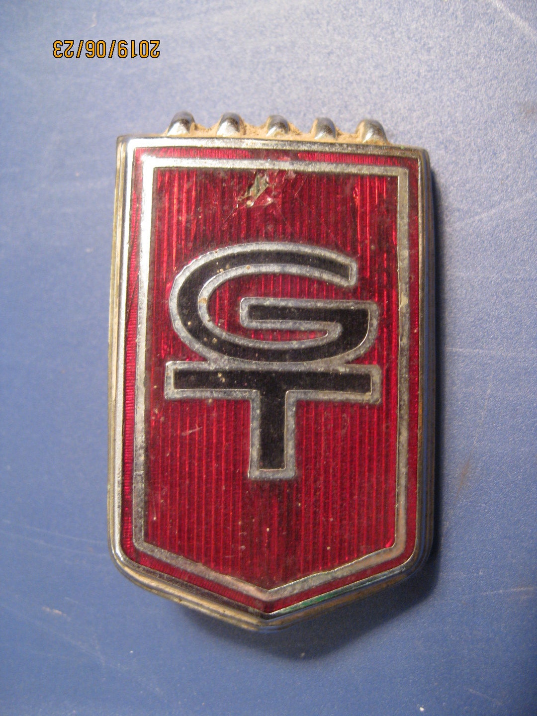 Scott Drake Emblem Fender Black GT Logo on Red Chevron Emblem; Ford ...