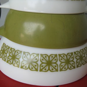 4 Vintage Pyrex Nesting Bowl Cinderella Avocado Green Verde. White Milk ...
