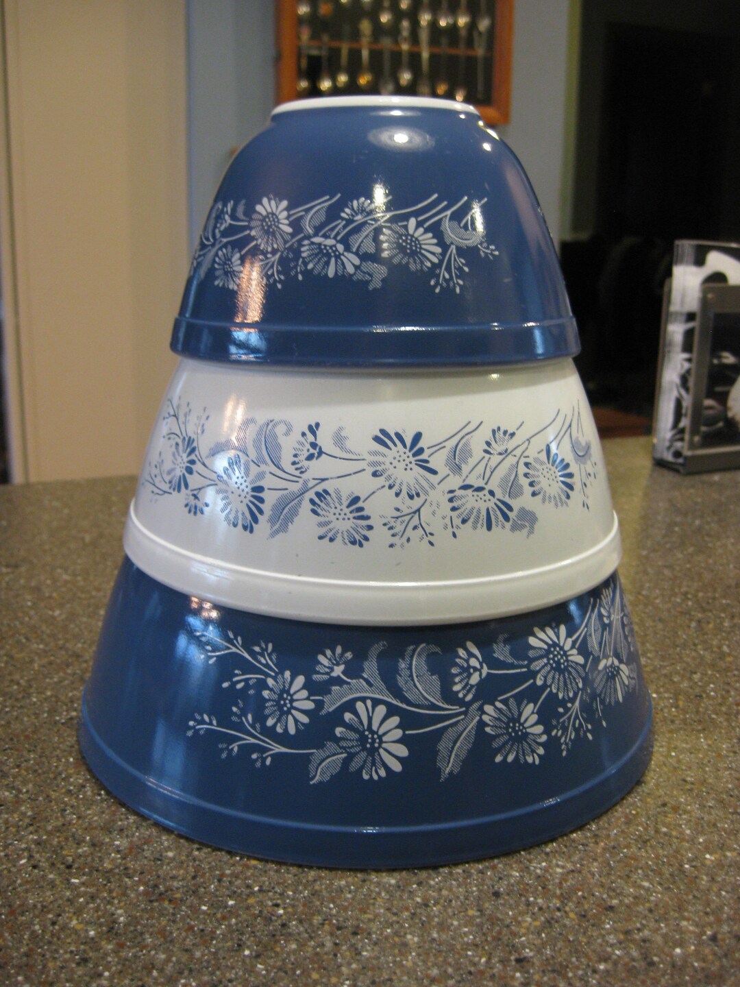 3 Vintage Pyrex Nesting Bowls, Colonial Mist Mixing Bowl 403 / 402 ...