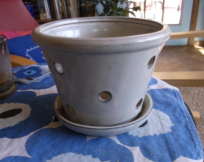 Vintage Ceramic Pottery Flower Pot; Attached Saucer. Orchid, Amaryllis ...