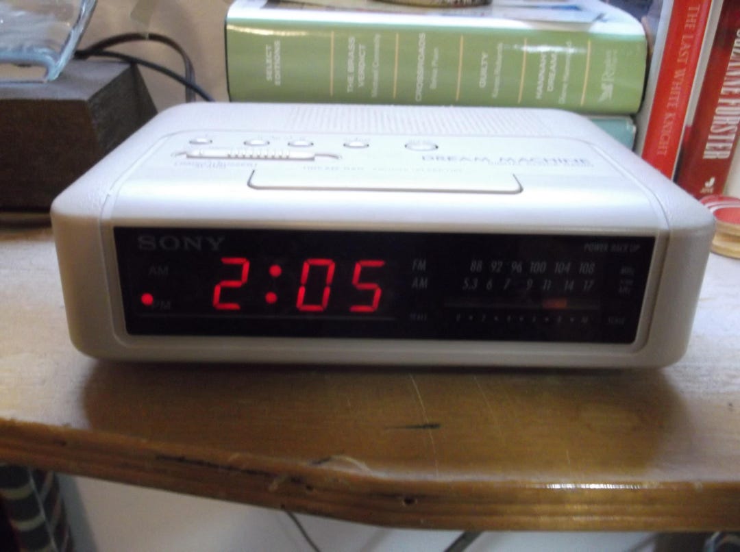 Vintage Sony Dream Machine, AM FM Radio / Electric Digital Alarm Clock ...