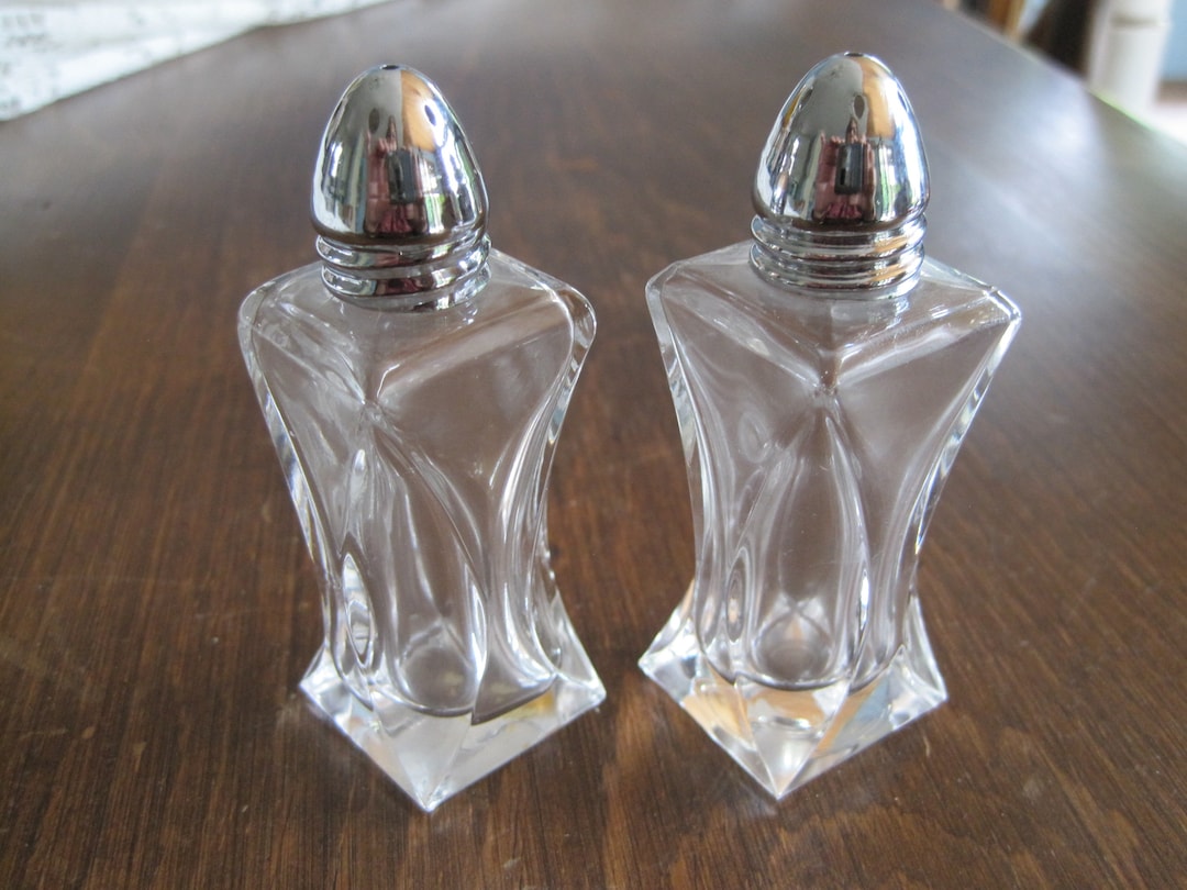 Vintage Salt & Pepper Shaker Set Chrome Silver Cap. 3 1/2 High, 1 1/4 ...