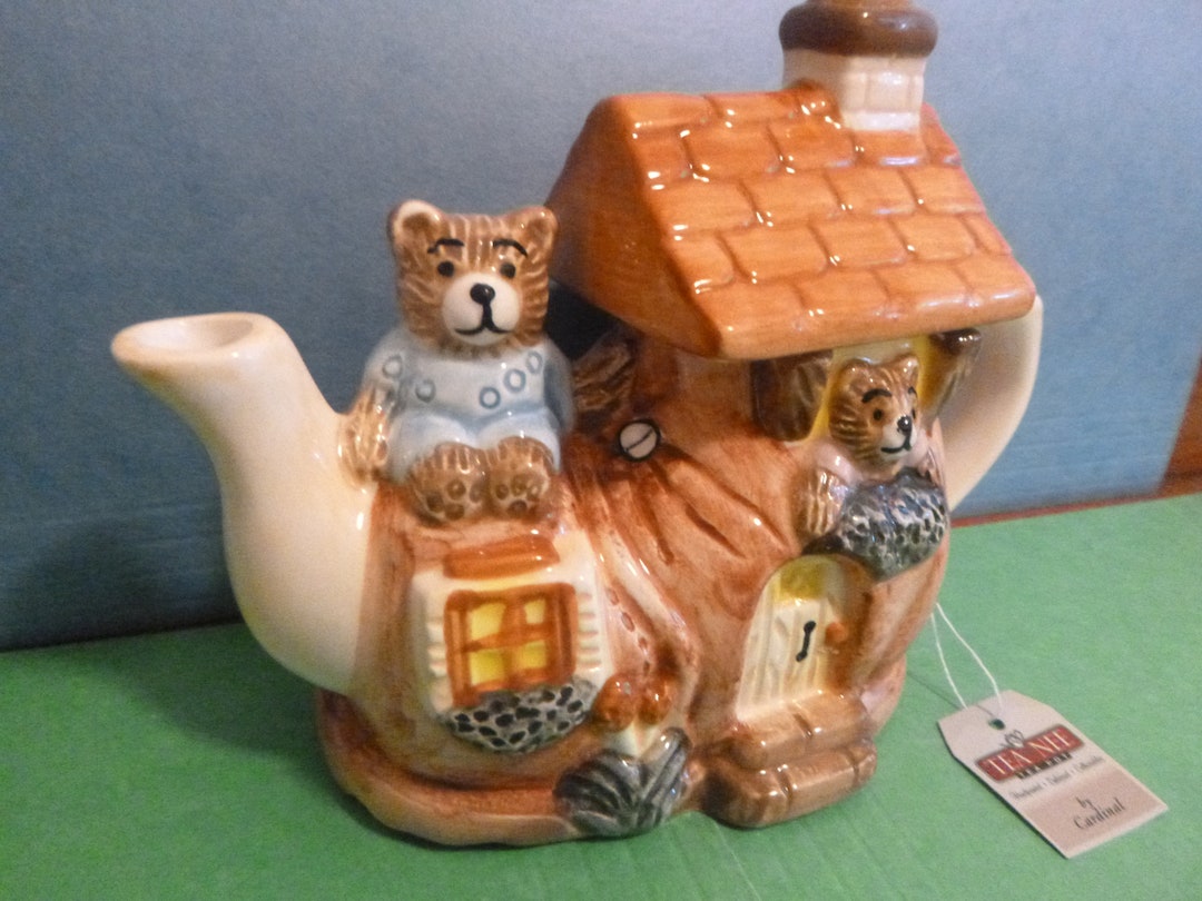 TEA NEE, Tea Pot, Bears in a Shoe, Collectibles, Cardinal, Hand Painted ...