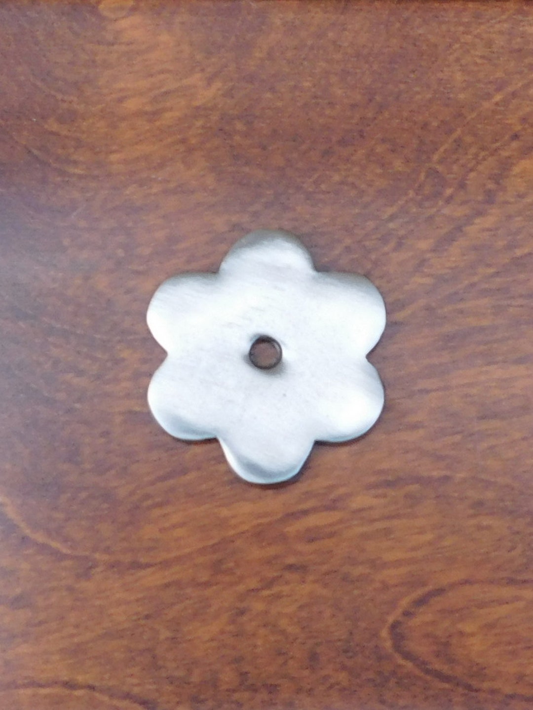 LCI6008, 1.5" Round Cast Iron Rose for Knobs or Drop Pull - Etsy