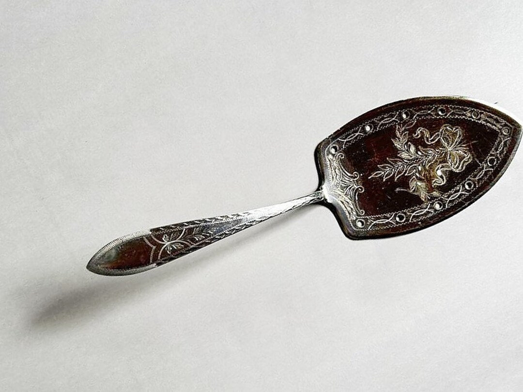1700's Boston Coin Silver Thomas Bentley Cake / Pie Server - Antique by ...