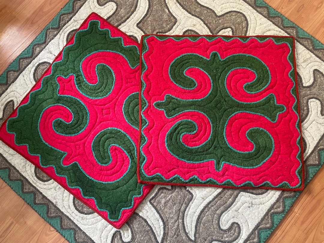 Small Shyrdak from Western Mongolia kyrgyzstan Syrmak felt rug - Etsy 日本