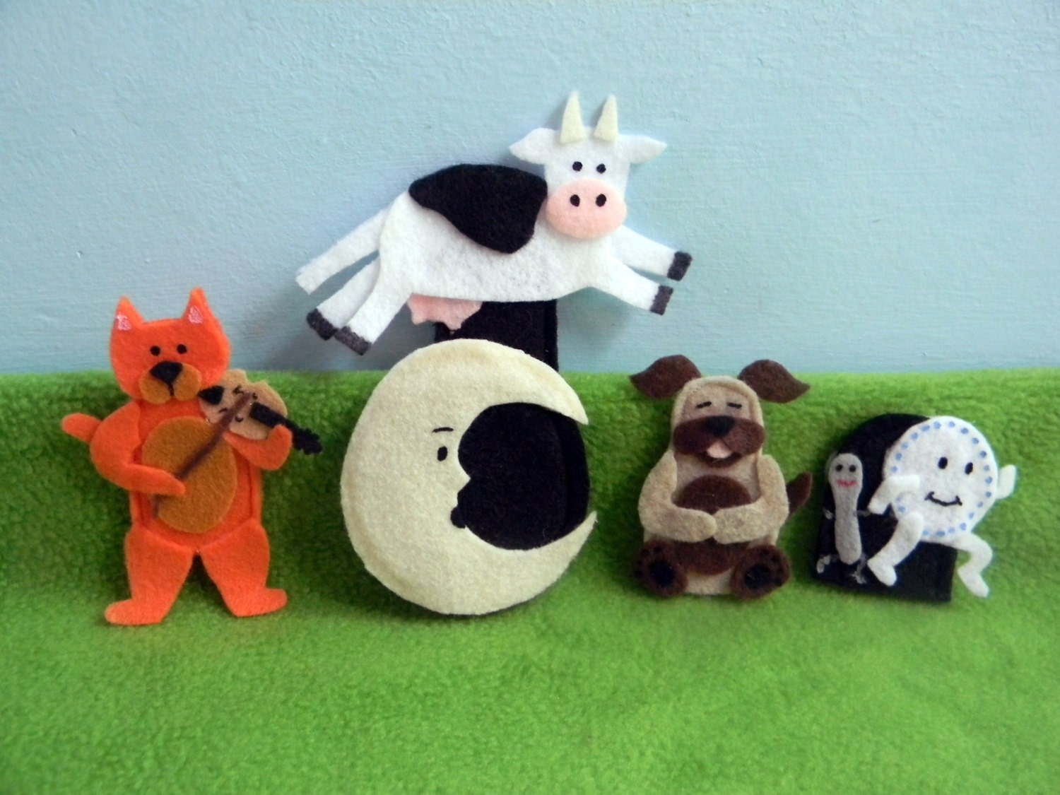 Hey Diddle Diddle, Cat and the Fiddle, Cow Jumped Over the Moon Nursery ...