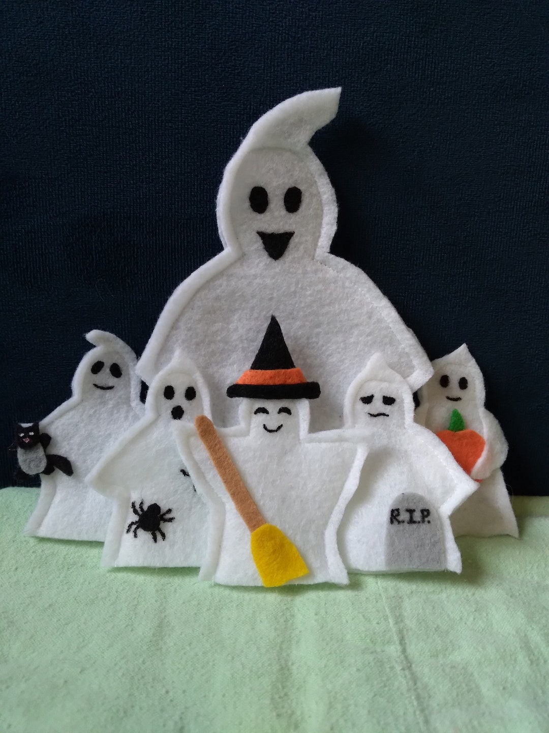 5 Little Ghosts Mama Ghost Finger Puppet Set for Halloween - Etsy