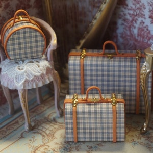 New**dollhouse Miniature Deluxe Suitcase Set. Three Miniature Luggage Suitcases for Dollhouses ...