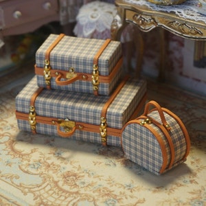 New**dollhouse Miniature Deluxe Suitcase Set. Three Miniature Luggage Suitcases for Dollhouses ...