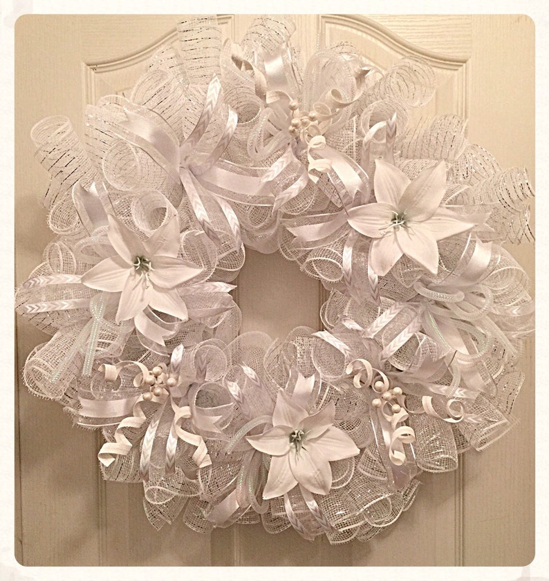 Elegant White Lily Deco Mesh Wreath/white Lily Wreath/lily - Etsy