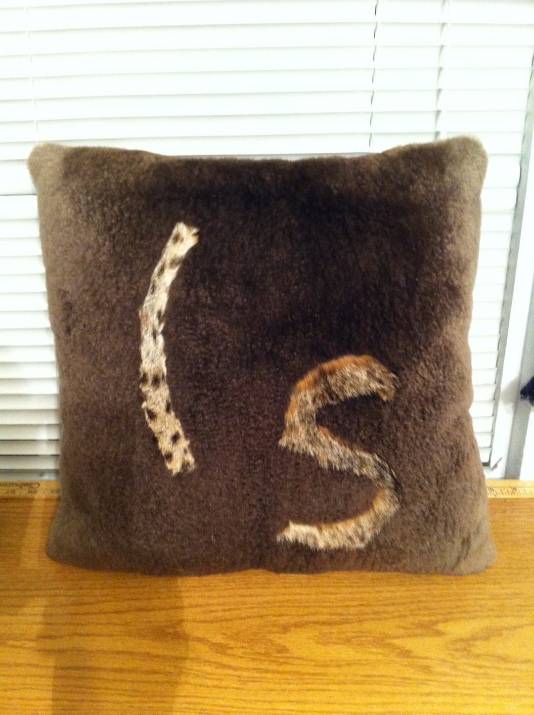 Véritable oreiller de castor américain long cisaillé avec incrustation ...