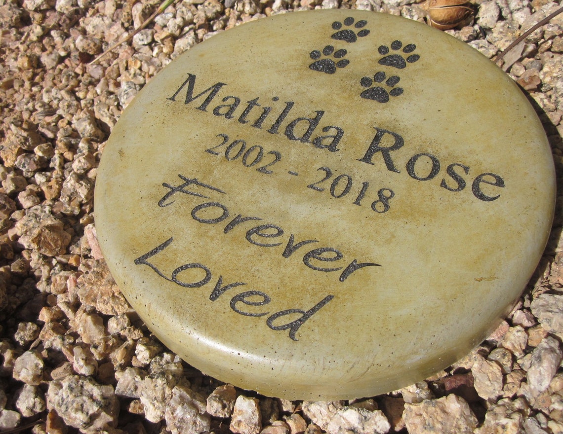 Custom Engraved Pet Memorial Stone 7.5 Diameter - Etsy
