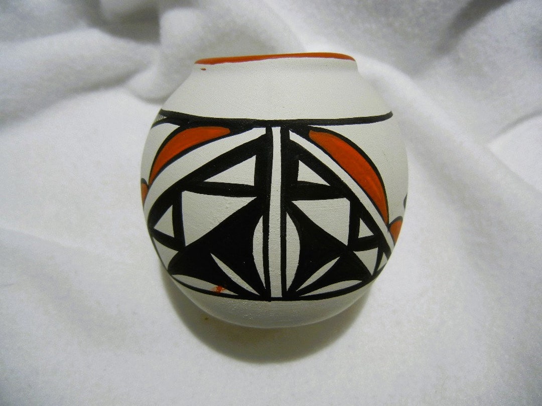 Vintage R. Lucero Isleta Pueblo Miniature Olla or Pot, C. 1990 - Etsy