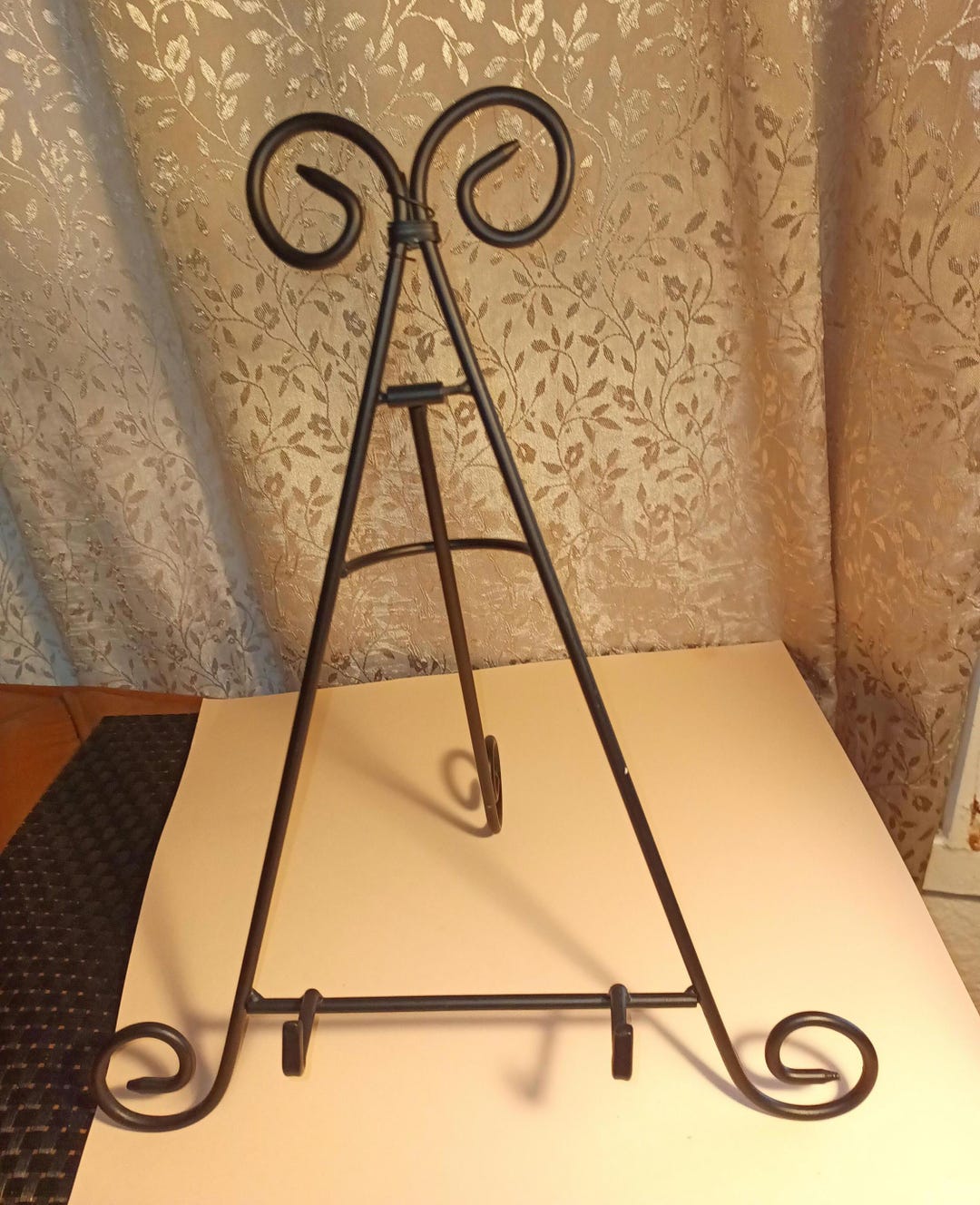 Black Wrought Iron Display Stand/easel - Etsy