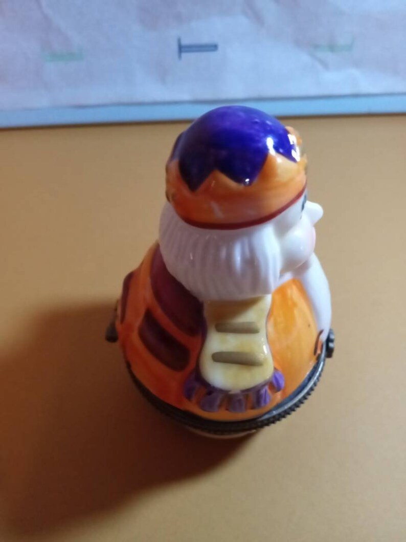 Collectible (VILLEROY & BOCH) "king Figurine" Ceramic Hinged Trinket ...