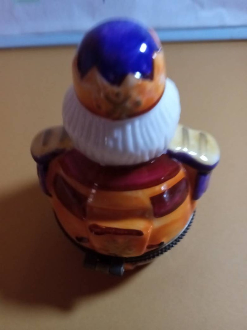 Collectible (VILLEROY & BOCH) "king Figurine" Ceramic Hinged Trinket ...
