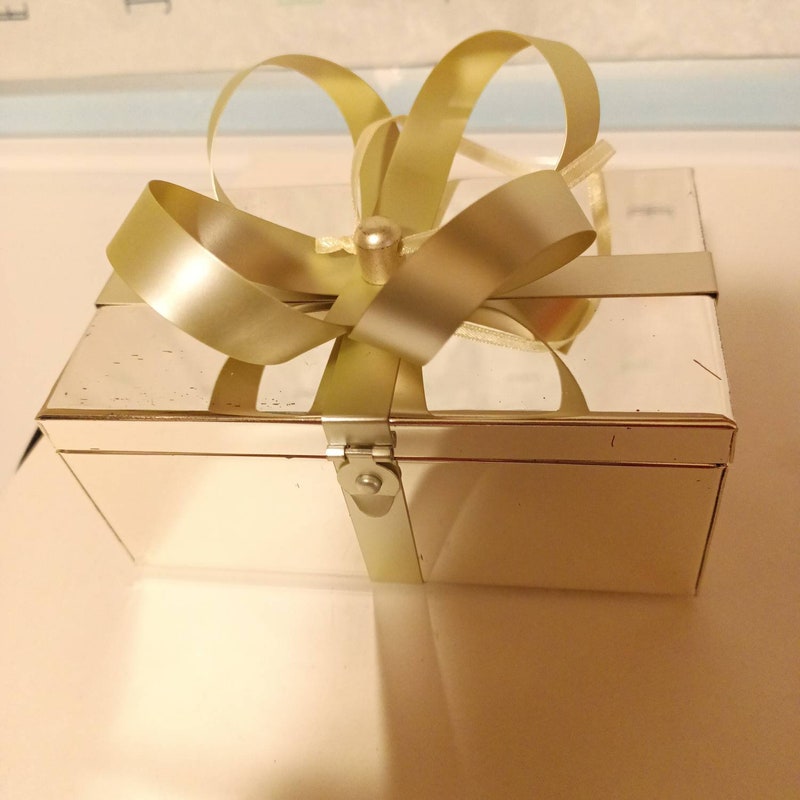 Metal Gift Box - 60+ Gift Ideas for 2024
