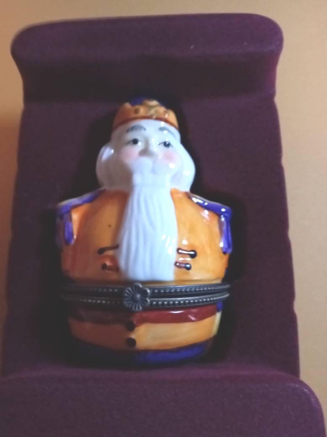 Collectible (VILLEROY & BOCH) "king Figurine" Ceramic Hinged Trinket ...