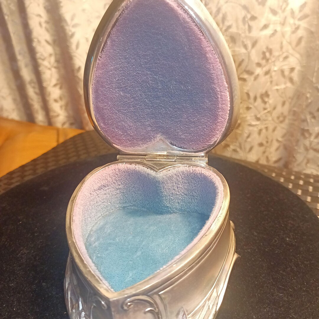 Silver Plate Hinged Heart Shape Intricate Design Footed (blue Velvet ...